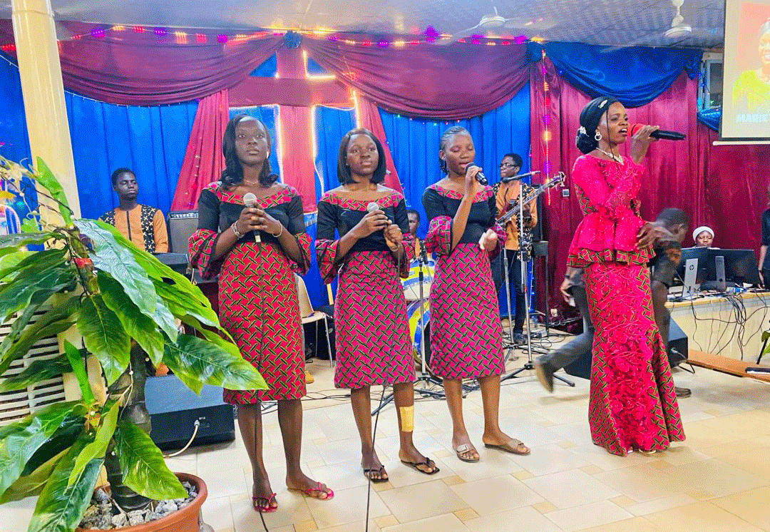 Musique chrétienne : La chantre Marie WETIYA dédicace son premier album ...